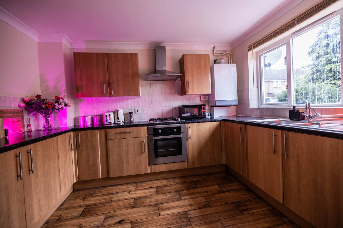 90 M² House ∙ 3 Bedrooms ∙ 8 Guests - Leyton