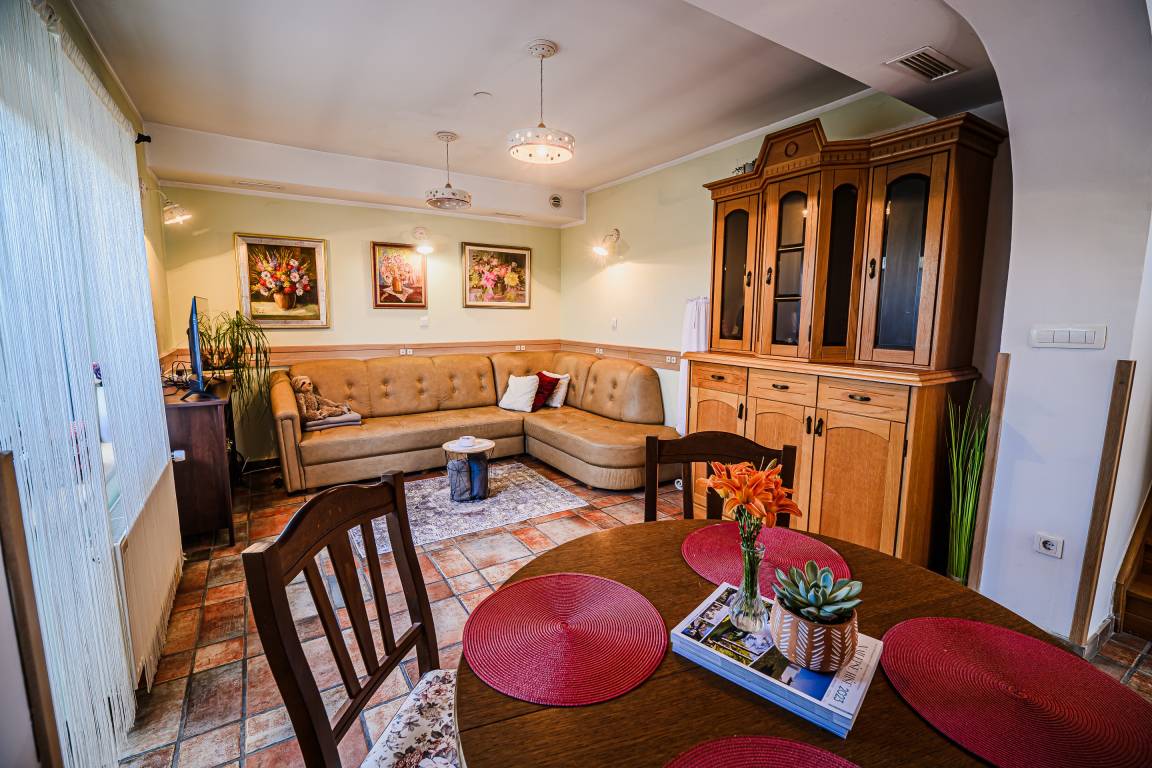 90 M² Apartment ∙ 2 Bedrooms ∙ 5 Guests - Boršt