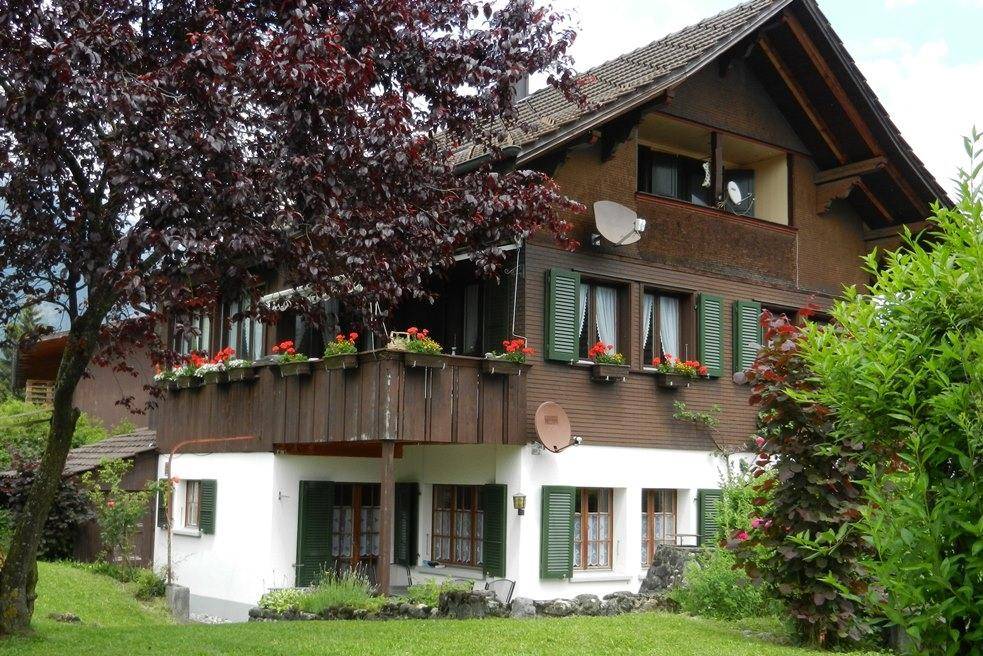 62 M² Ferienwohnung ∙ 2 Schlafzimmer ∙ 4 Gäste - Frutigen