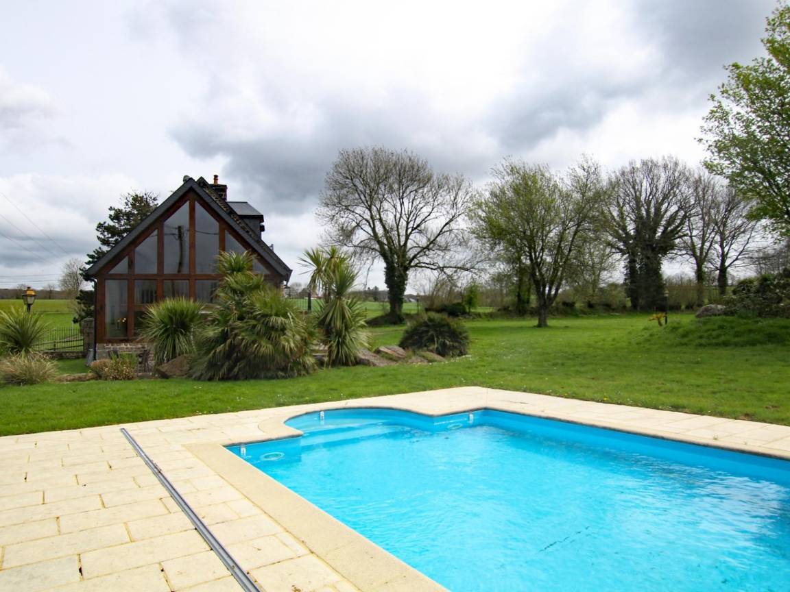 90 M² Cottage ∙ 2 Chambres ∙ 4 Personnes - Le Neufbourg