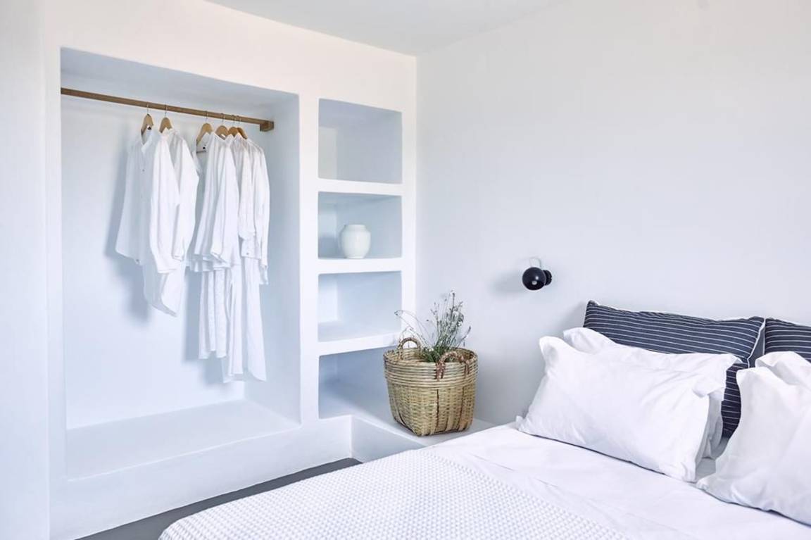 Villa ∙ 5 Bedrooms ∙ 11 Guests - Paros