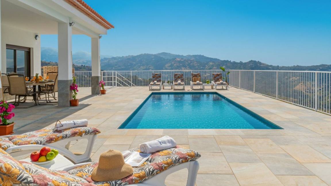 140 M² Maison De Vacances ∙ 3 Chambres ∙ 6 Personnes - Torre del Mar