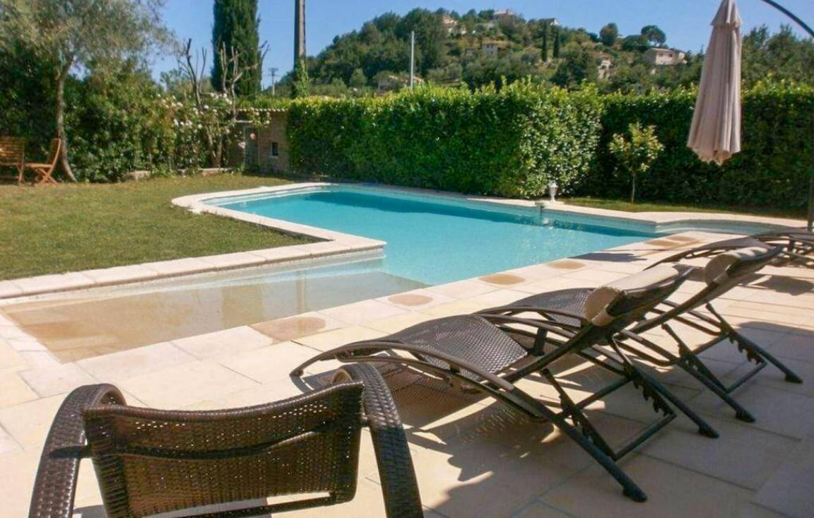 160 M² Maison De Vacances ∙ 4 Chambres ∙ 9 Personnes - Saint-Laurent-du-Var