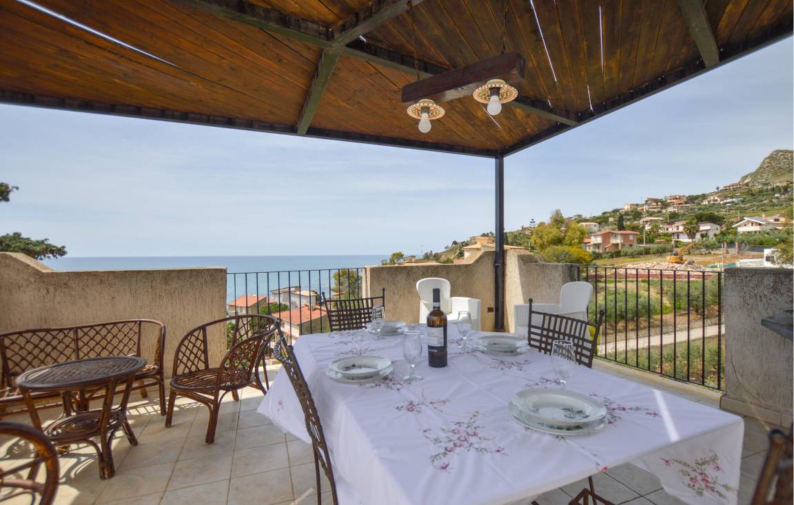 120 M² Apartment ∙ 3 Bedrooms ∙ 6 Guests - Licata