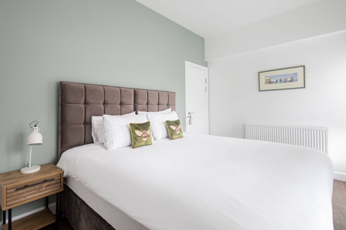 Apartment ∙ 2 Bedrooms ∙ 4 Guests - Scarborough