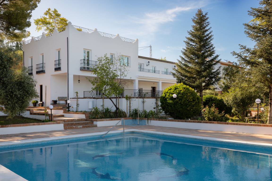 800 M² Huis ∙ 9 Slaapkamers ∙ 18 Gasten - Montejaque