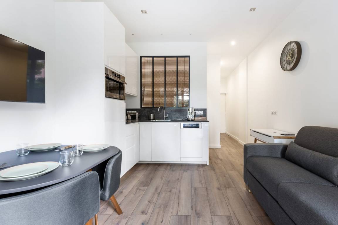 28 M² Appartement ∙ 1 Chambre ∙ 2 Personnes - Carros