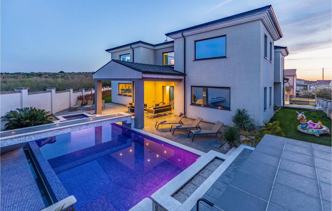 380 M² Huis ∙ 4 Slaapkamers ∙ 8 Gasten - Pješčana Uvala