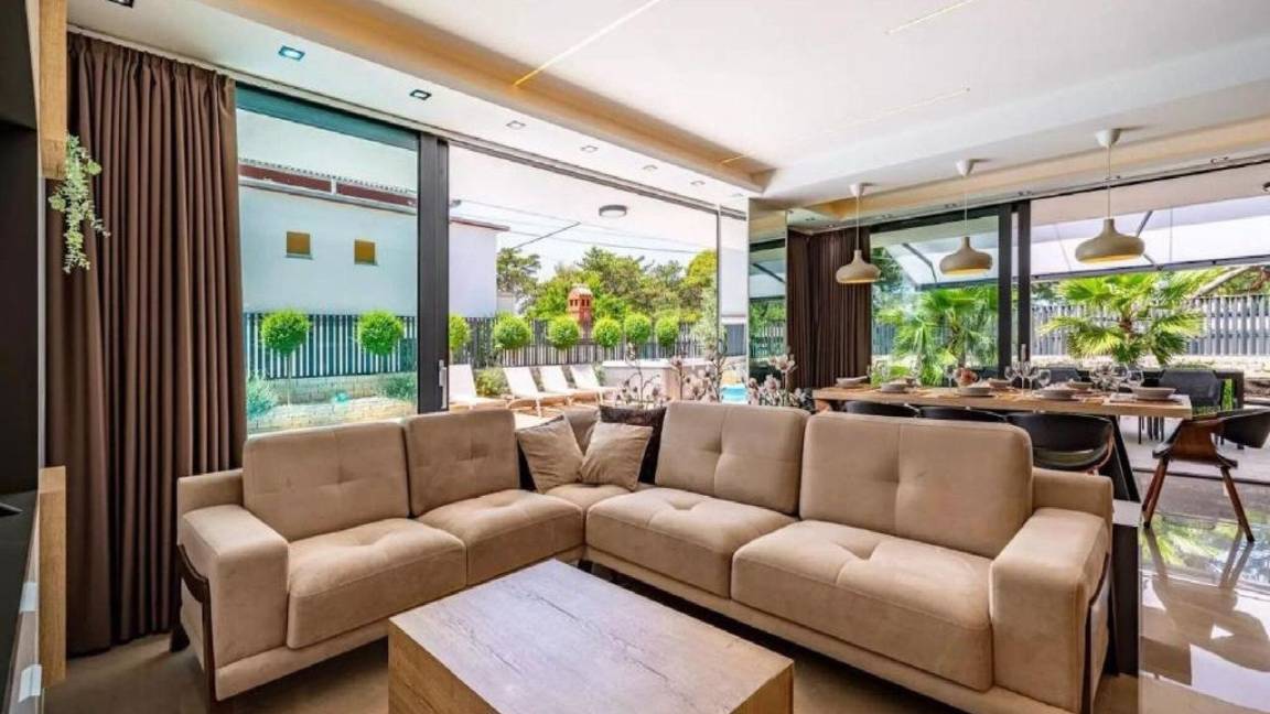 250 M² Apartamento ∙ 4 Habitaciones ∙ 8 Huéspedes - Rab