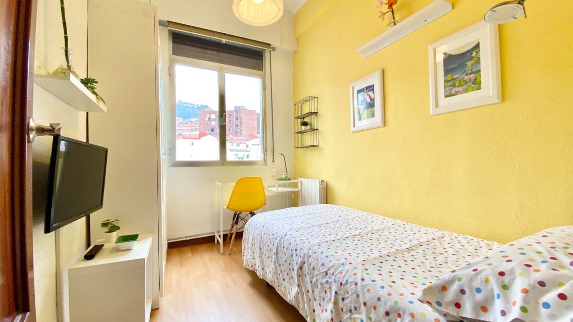 140 M² Habitación Privada ∙ 1 Habitación ∙ 1 Huésped - Bilbao