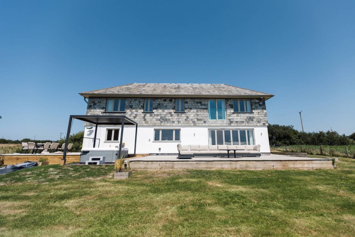 Cottage ∙ 7 Bedrooms ∙ 18 Guests - Padstow