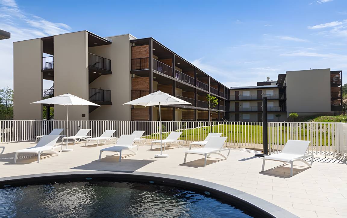 48 M² Apartamento ∙ 2 Habitaciones ∙ 4 Huéspedes - Remoulins