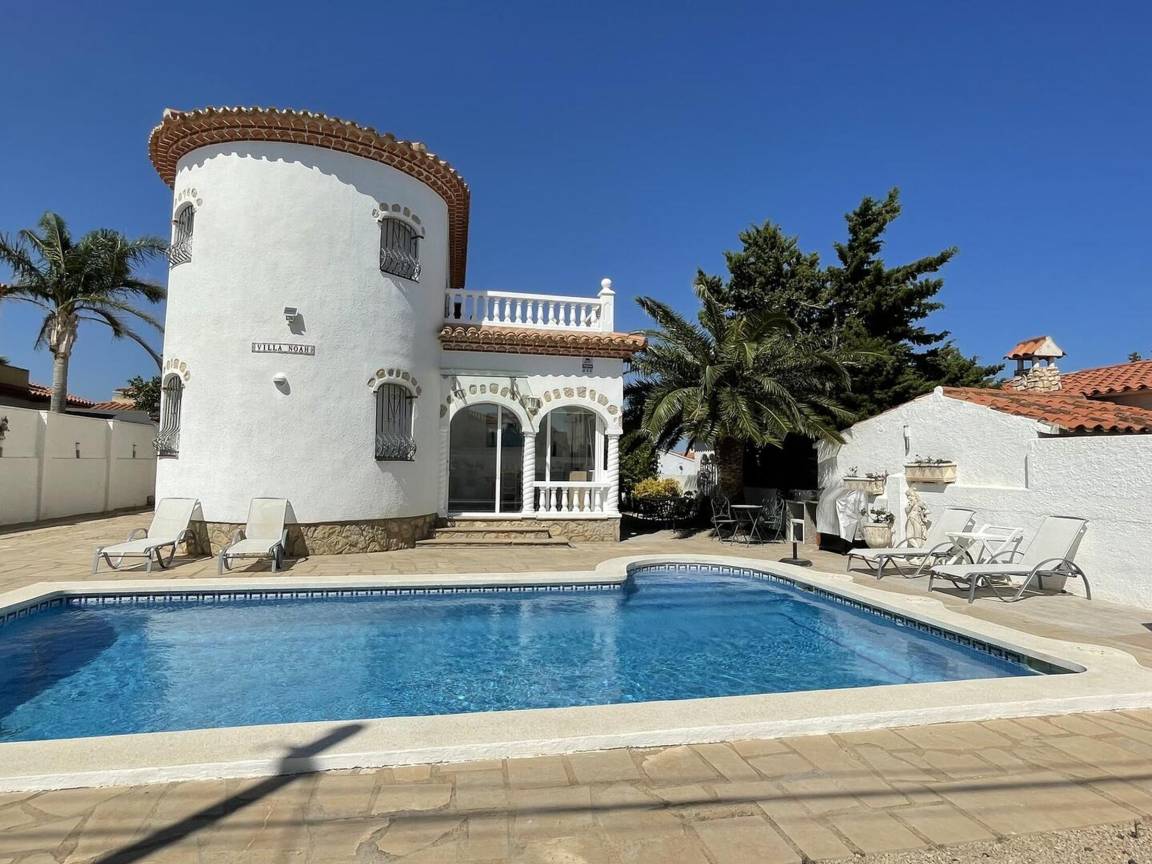 130 M² Casa Rural ∙ 3 Habitaciones ∙ 6 Huéspedes - Cataluña