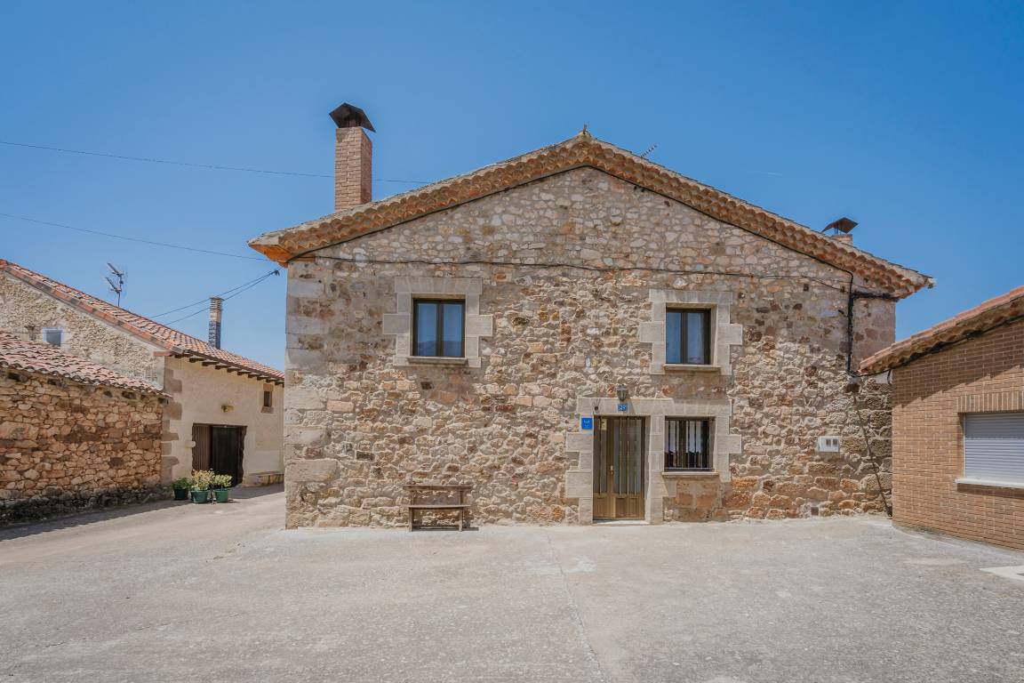 108 M² Maison De Vacances ∙ 4 Chambres ∙ 8 Personnes - Covarrubias