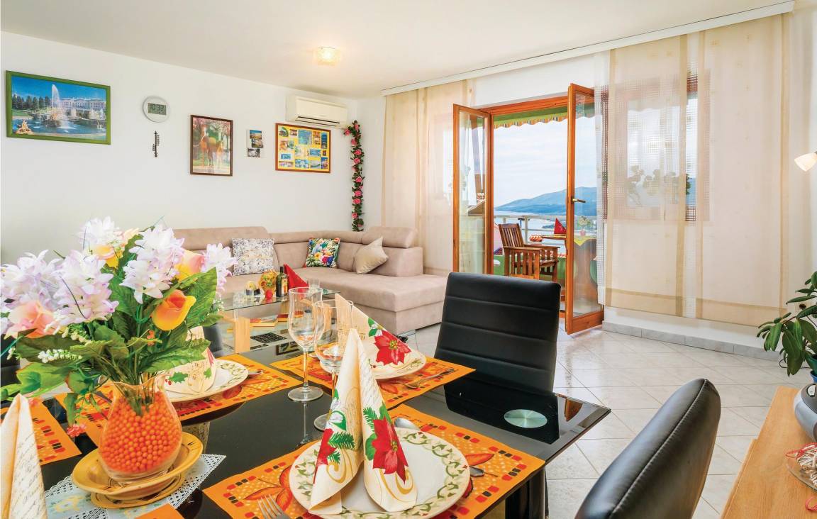 66 M² Apartment ∙ 2 Bedrooms ∙ 6 Guests - Rabac