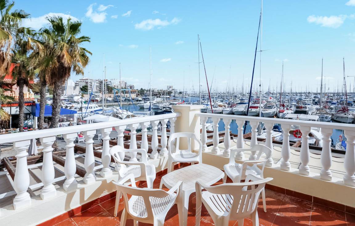 81 M² Ferienwohnung ∙ 2 Schlafzimmer ∙ 4 Gäste - Torrevieja