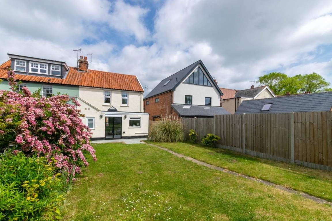 Cottage ∙ 3 Bedrooms ∙ 6 Guests - Southwold