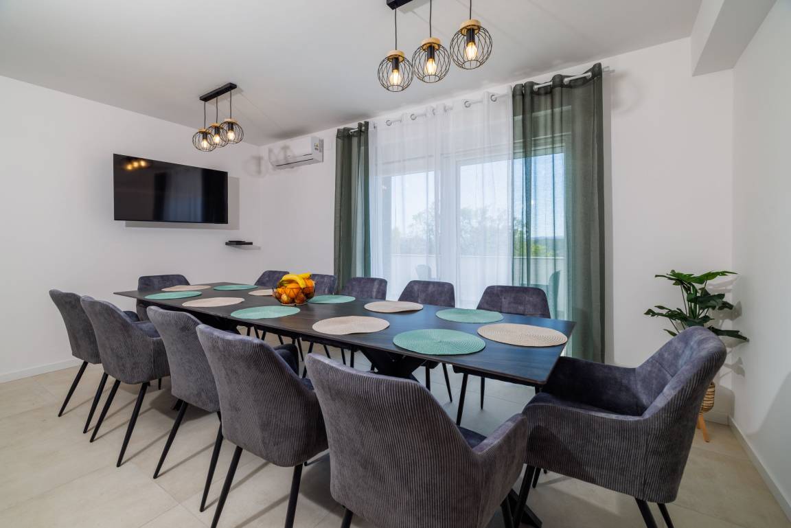 250 M² Ferienhaus ∙ 6 Schlafzimmer ∙ 11 Gäste - Novi Vinodolski