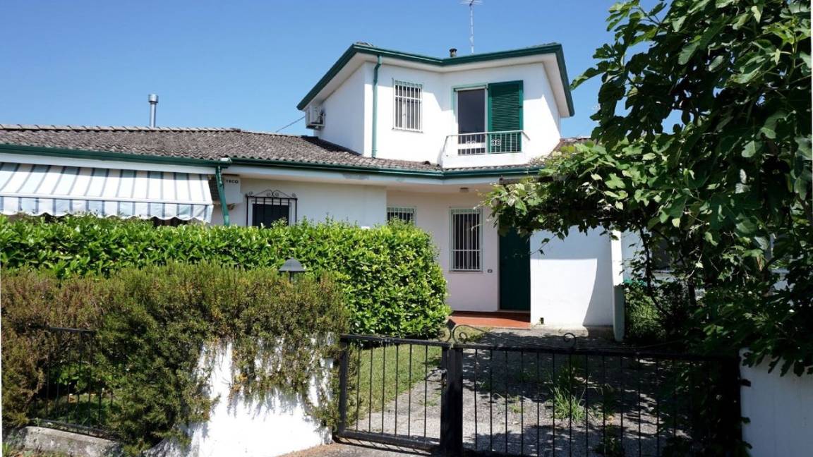80 M² Apartment ∙ 3 Bedrooms ∙ 7 Guests - Caorle