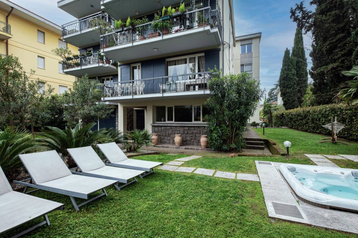 100 M² Ferienwohnung ∙ 2 Schlafzimmer ∙ 6 Gäste - Sirmione