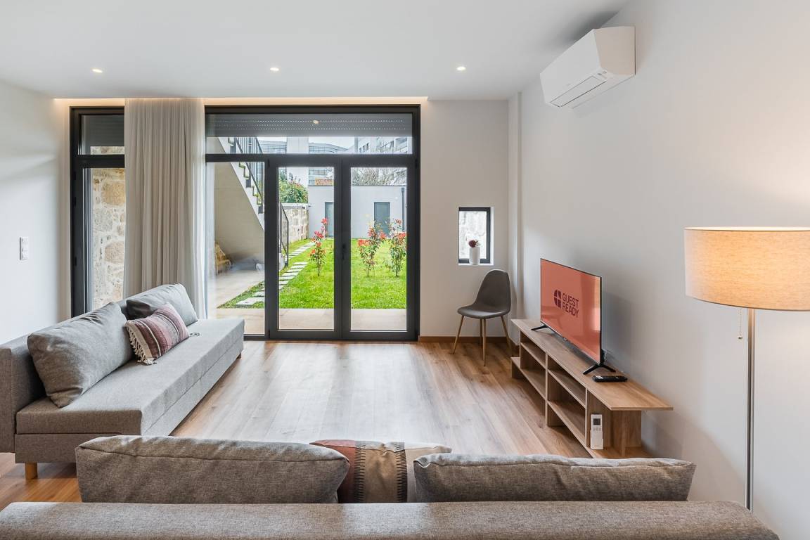 65 M² Ferienwohnung ∙ 2 Schlafzimmer ∙ 8 Gäste - Porto