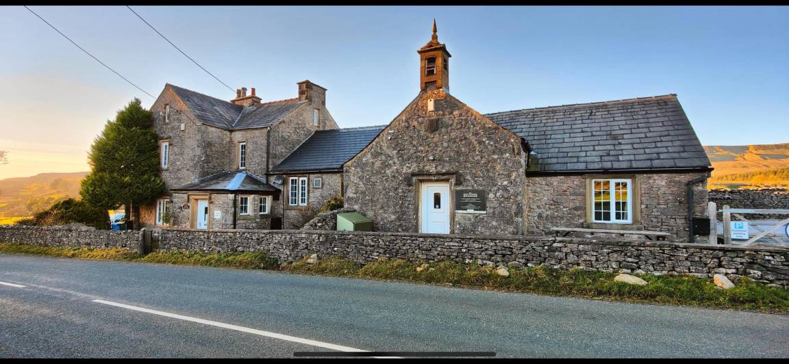 180 M² House ∙ 6 Bedrooms ∙ 26 Guests - Ingleton