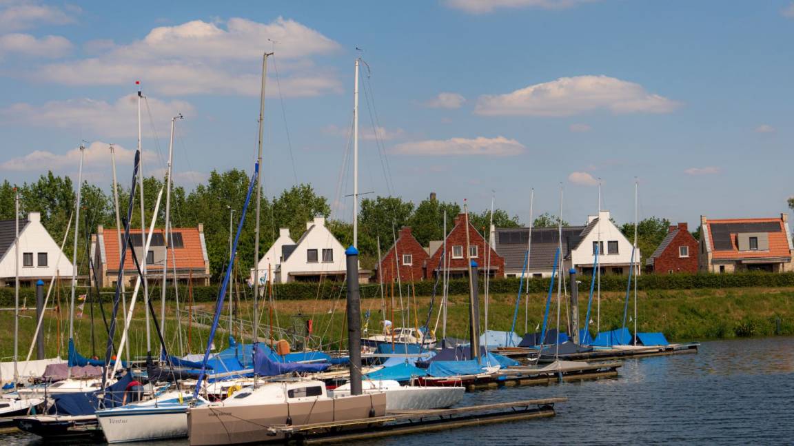 205 M² Ferienhaus ∙ 6 Schlafzimmer ∙ 12 Gäste - Roermond