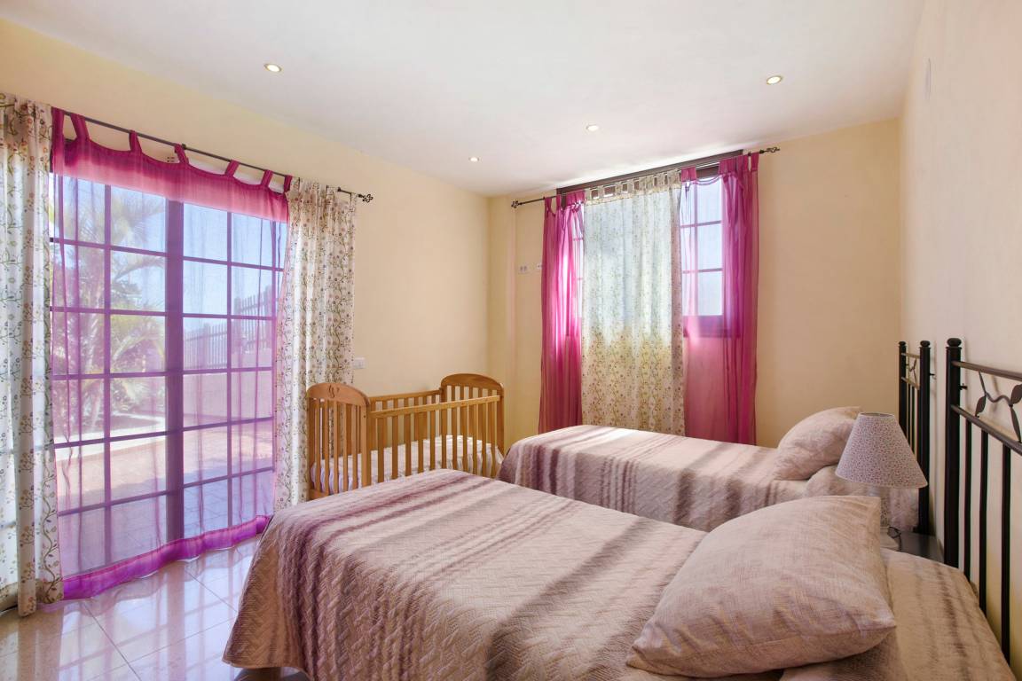 100 M² Chalet ∙ 3 Habitaciones ∙ 6 Huéspedes - Canarias