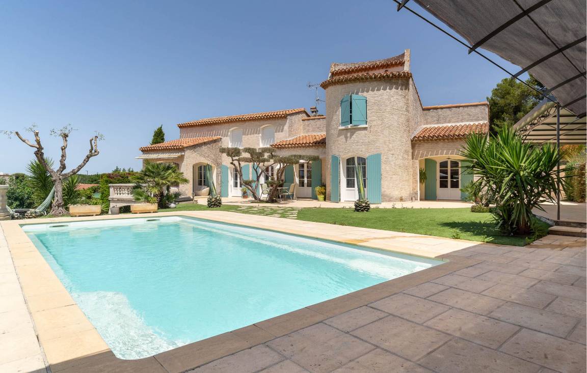 150 M² House ∙ 4 Bedrooms ∙ 10 Guests - Vitrolles