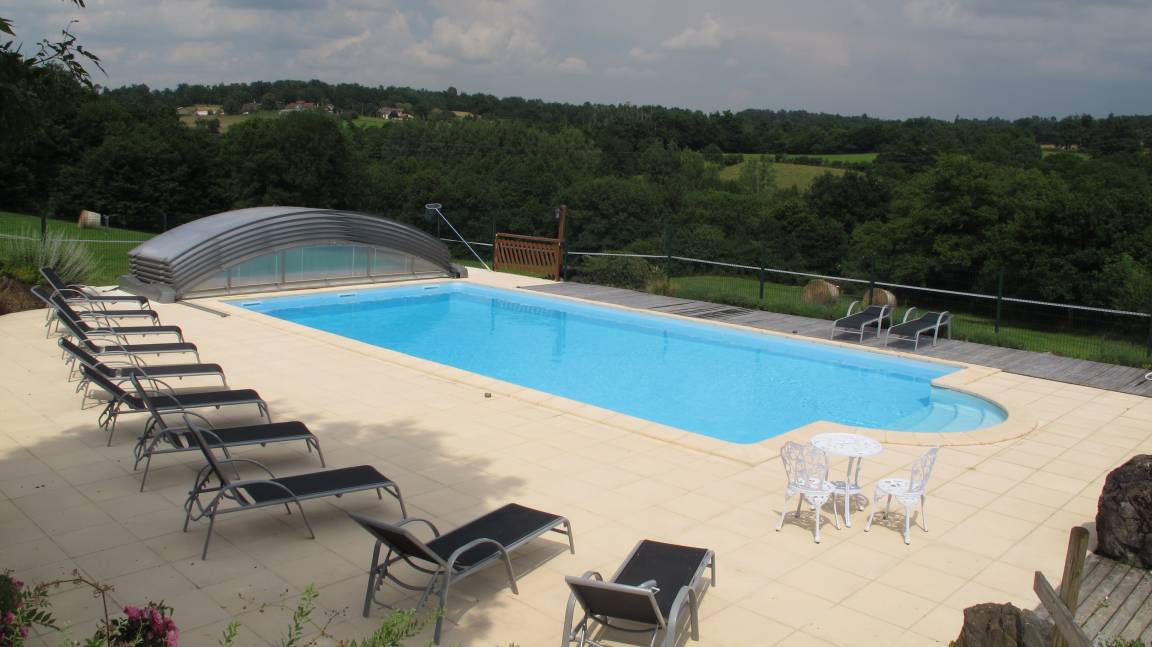 250 M² Gîte ∙ 6 Chambres ∙ 15 Personnes - Dordogne