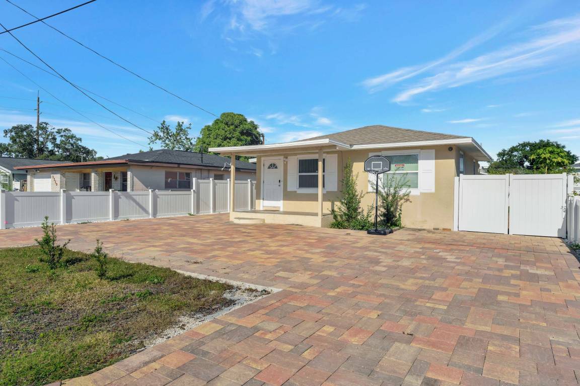 Apartment ∙ 1 Bedroom ∙ 3 Guests - Tampa, FL