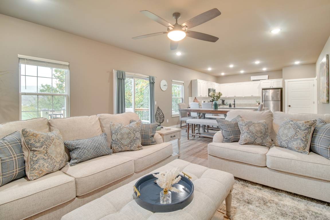 104 M² Apartment ∙ 2 Bedrooms ∙ 8 Guests - Fayetteville, AR