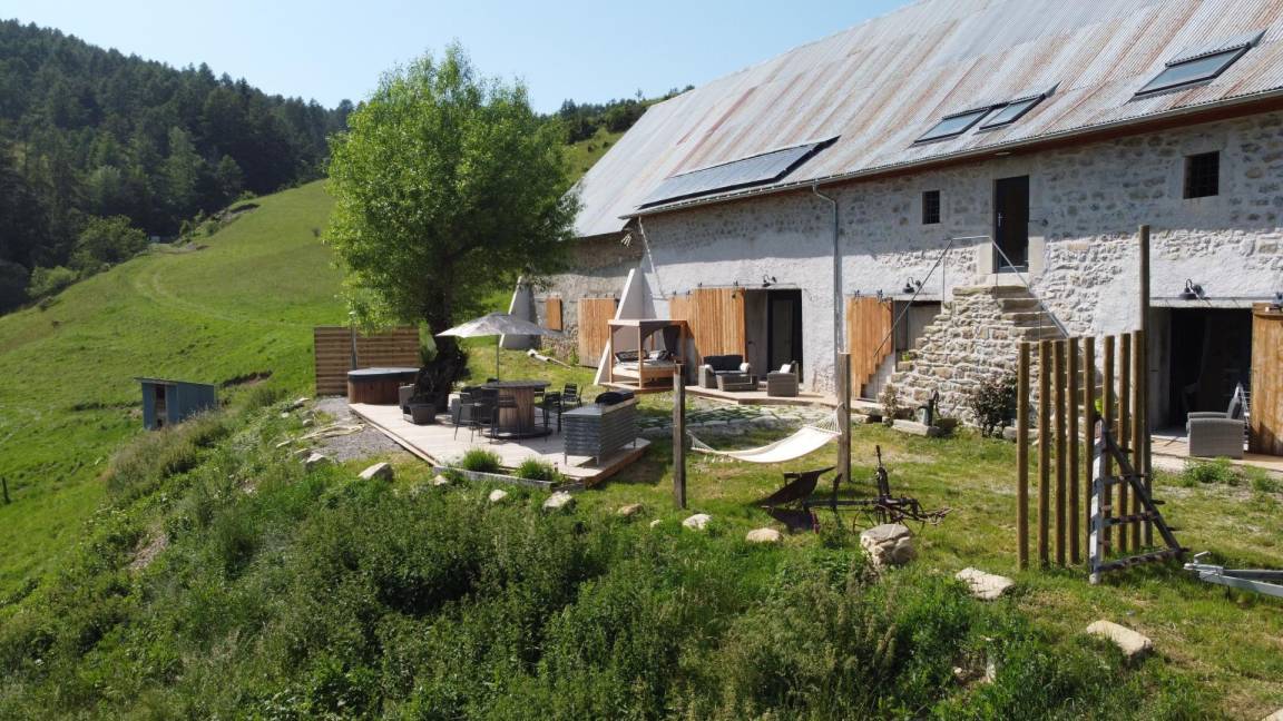 145 M² Gîte ∙ 2 Chambres ∙ 6 Personnes - Saint-Léger-les-Mélèzes