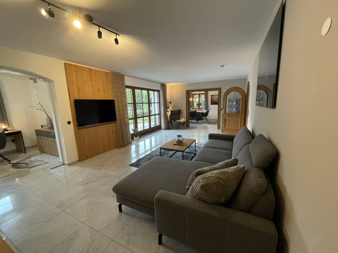 140 M² Ferienwohnung ∙ 2 Schlafzimmer ∙ 4 Gäste - Bayerisch Gmain