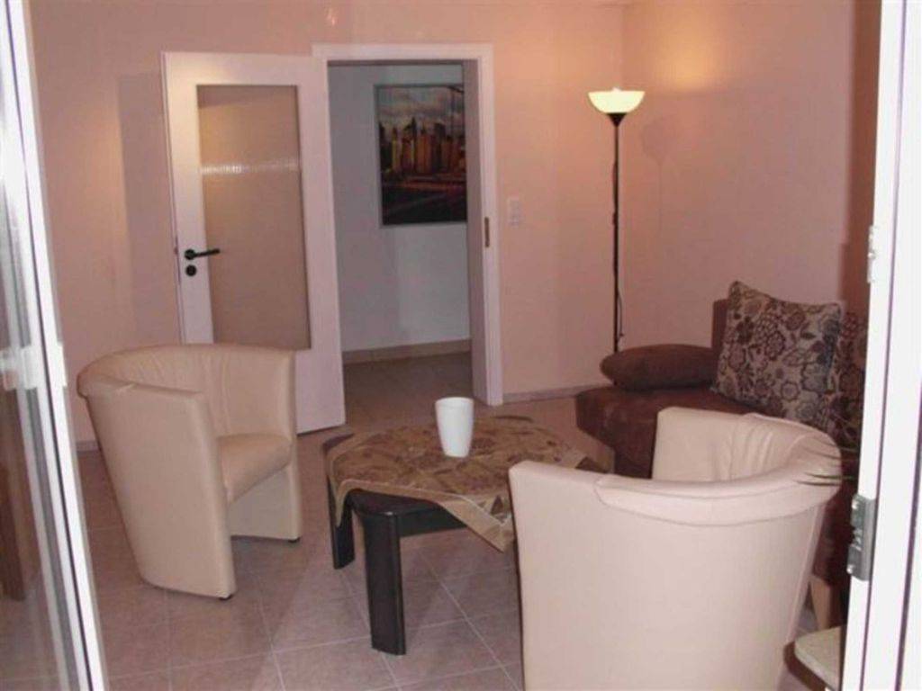 70 M² Ferienwohnung ∙ 1 Schlafzimmer ∙ 4 Gäste - Edertal