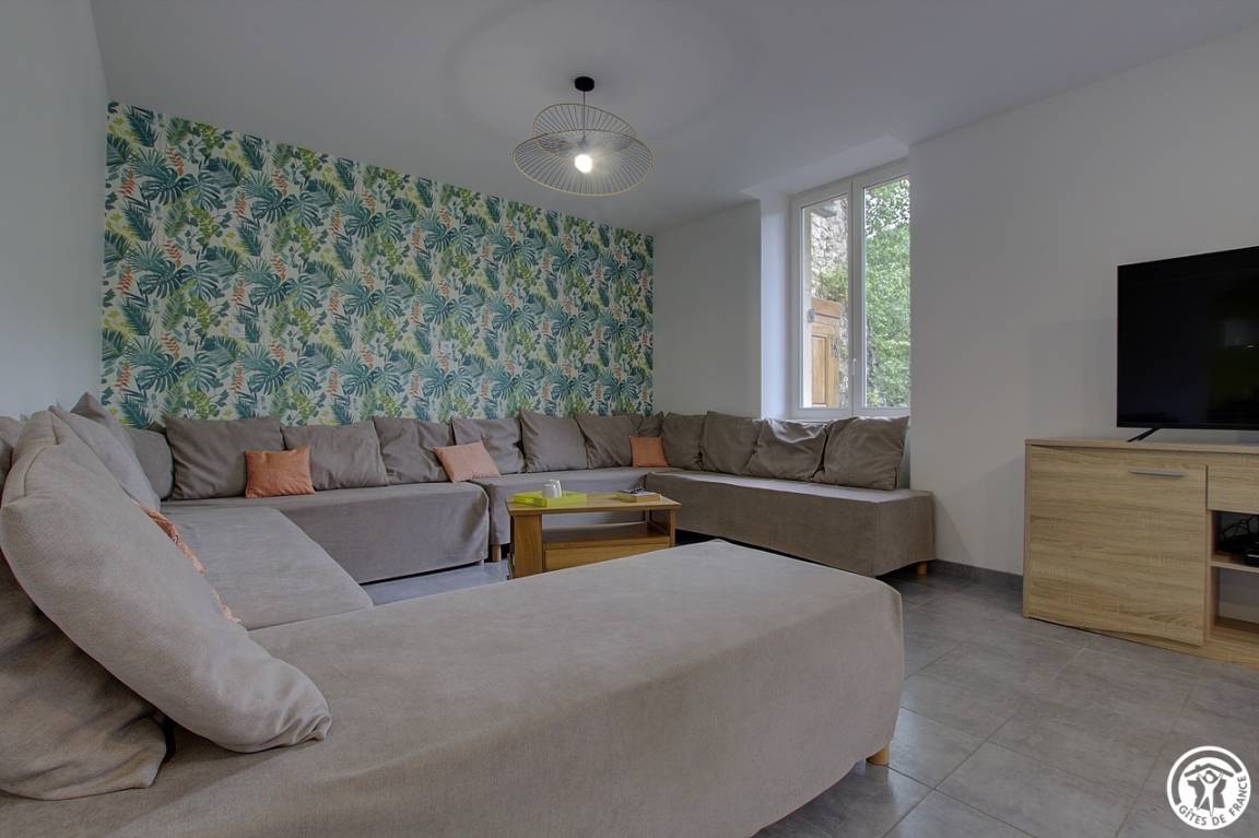 330 M² Gîte ∙ 8 Chambres ∙ 20 Personnes - Ain
