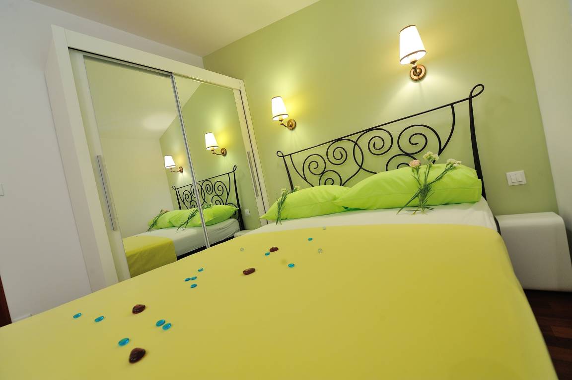 74 M² Ferienwohnung ∙ 2 Schlafzimmer ∙ 5 Gäste - Omiš
