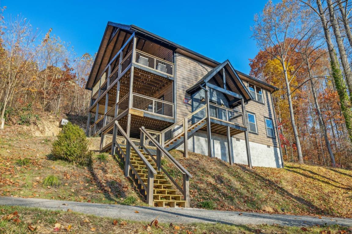 167 M² Cabin ∙ 2 Bedrooms ∙ 8 Guests - Gatlinburg, TN