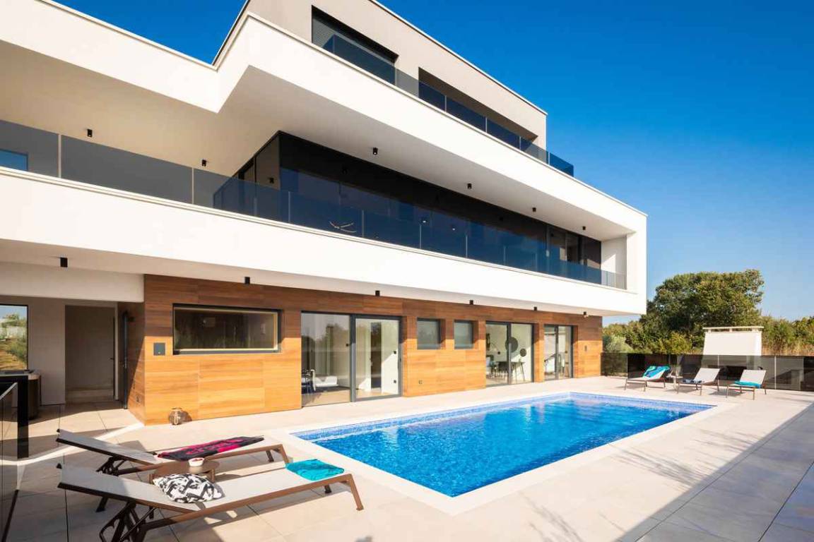 447 M² Villa ∙ 5 Bedrooms ∙ 11 Guests - Rovinj