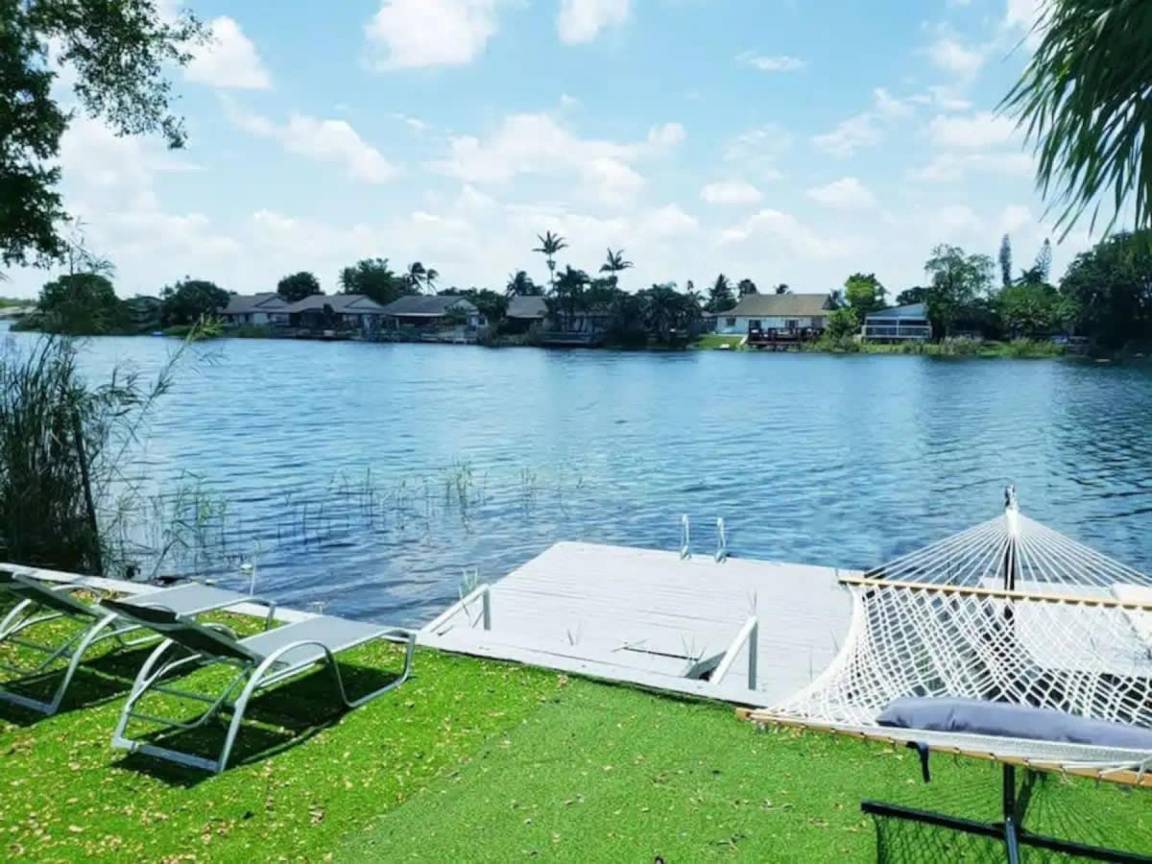 111 M² House ∙ 3 Bedrooms ∙ 8 Guests - Dania Beach, FL