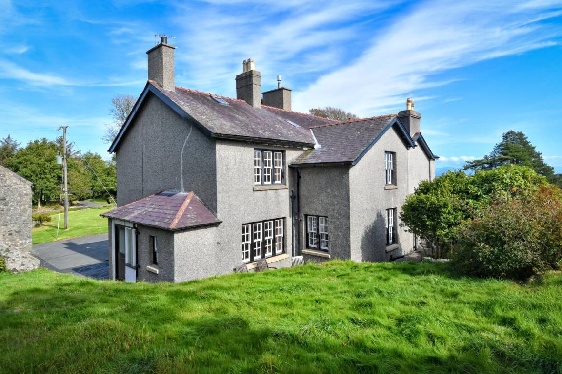 Cottage ∙ 4 Bedrooms ∙ 6 Guests - Pwllheli