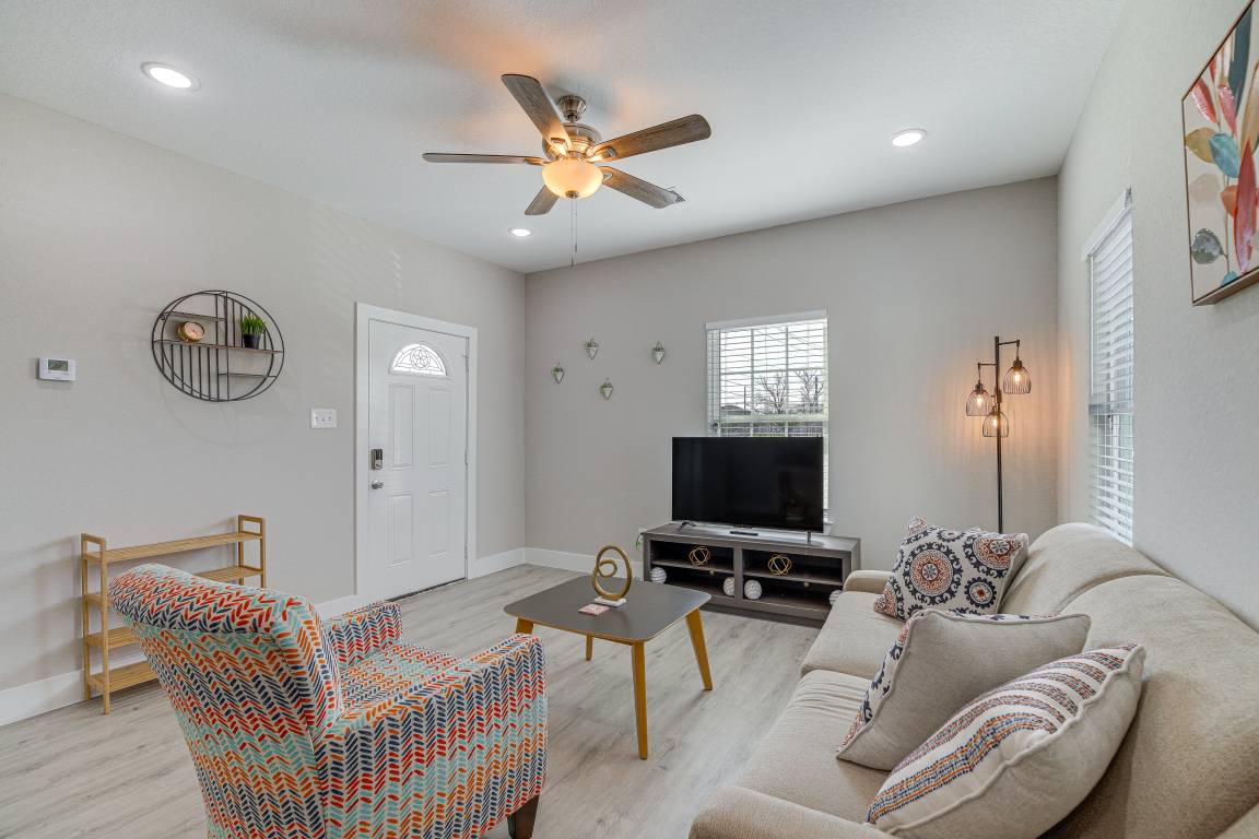 78 M² House ∙ 2 Bedrooms ∙ 4 Guests - South Houston, TX