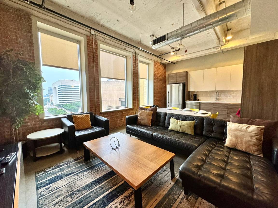 109 M² Apartment ∙ 2 Bedrooms ∙ 6 Guests - Dallas, TX