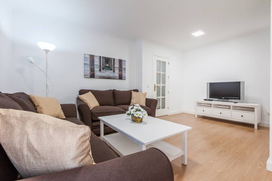 90 M² Apartamento ∙ 3 Habitaciones ∙ 6 Huéspedes - Dos Hermanas