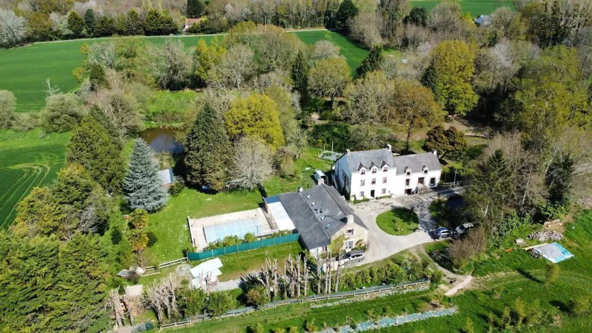 150 M² Villa ∙ 9 Chambres ∙ 20 Personnes - Missillac