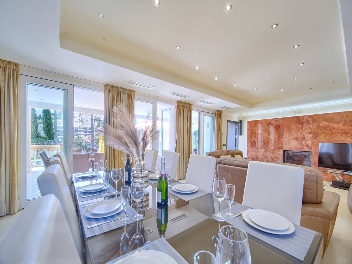 150 M² Villa ∙ 4 Chambres ∙ 8 Personnes - Calahonda