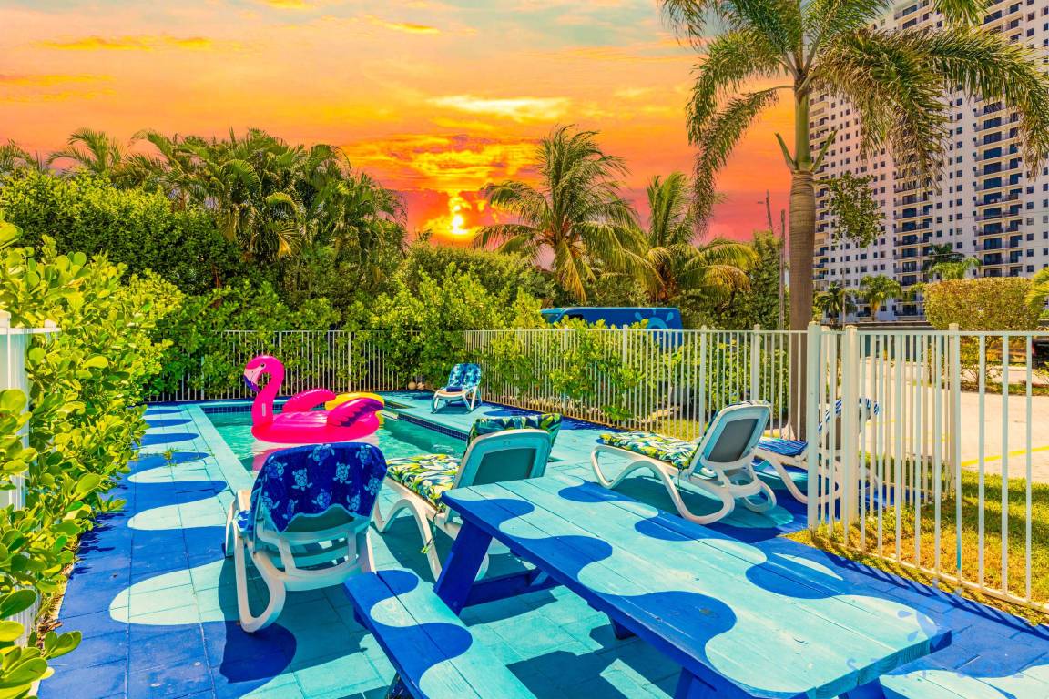 Apartment ∙ 2 Bedrooms ∙ 6 Guests - Hollywood Beach, Hollywood