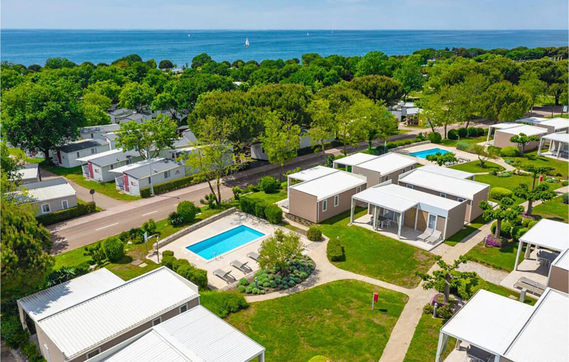 24 M² Camping ∙ 2 Chambres ∙ 4 Personnes - Buje