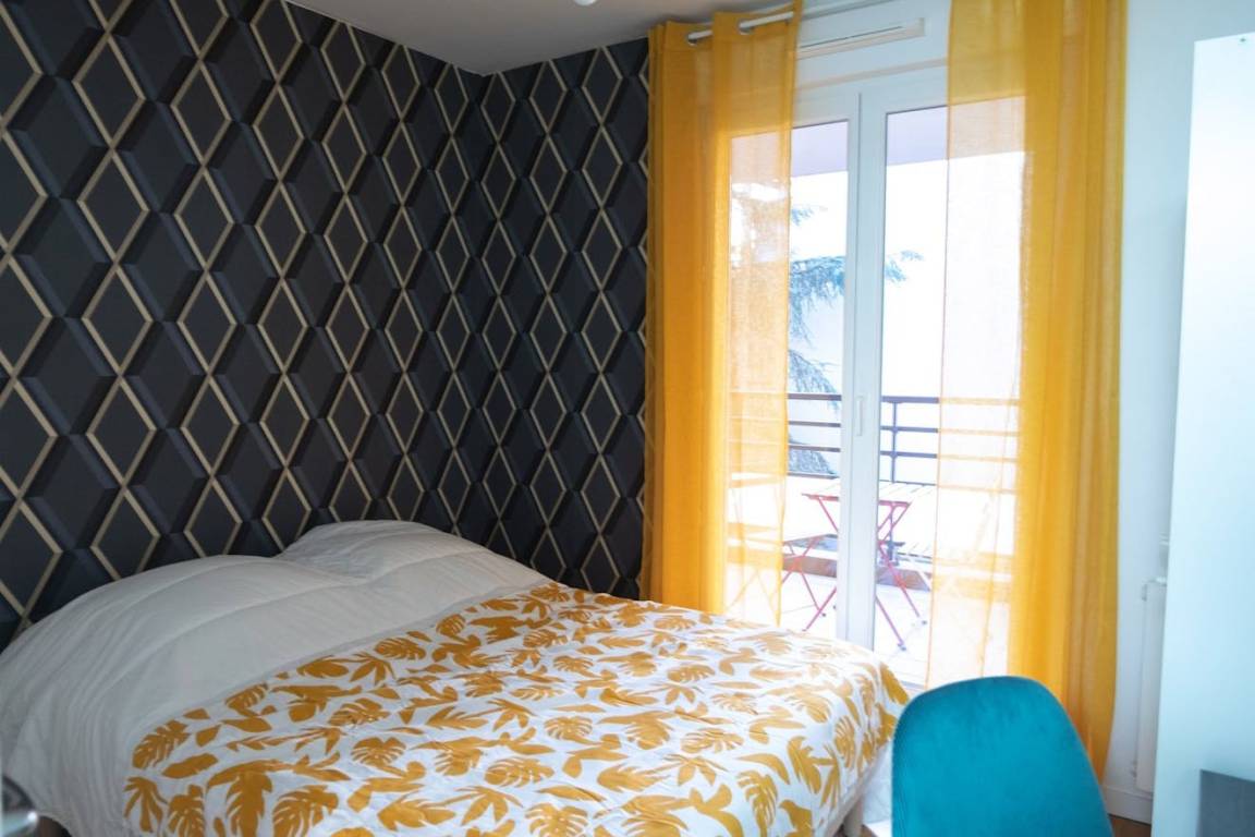 83 M² Chambre Privée ∙ 1 Chambre ∙ 4 Personnes - Beynost