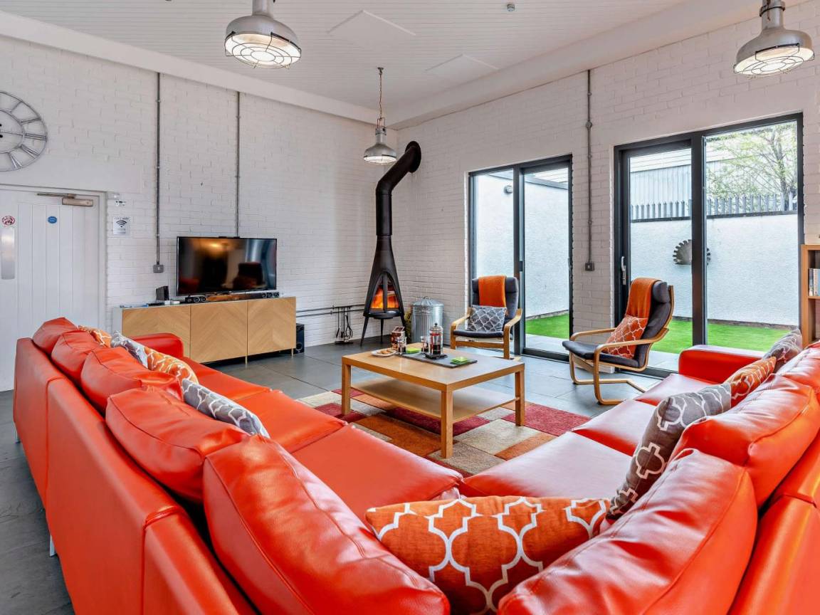 Cottage ∙ 6 Bedrooms ∙ 12 Guests - Port Talbot